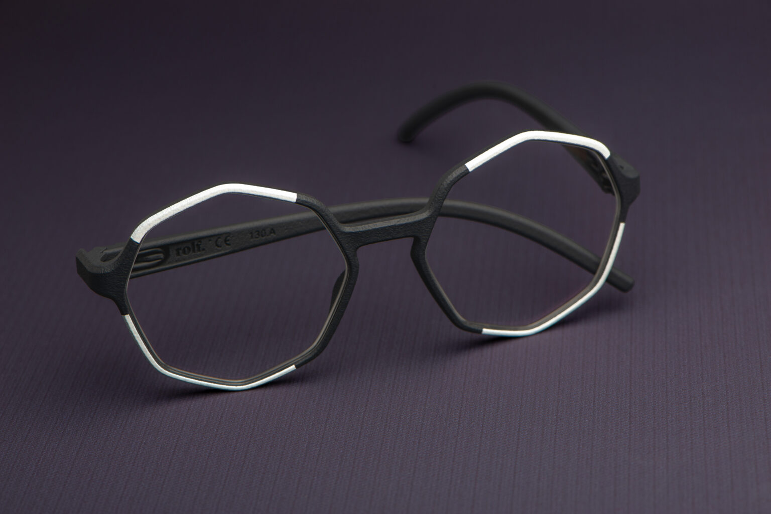 Un colore che danza sul nero. - rolf.